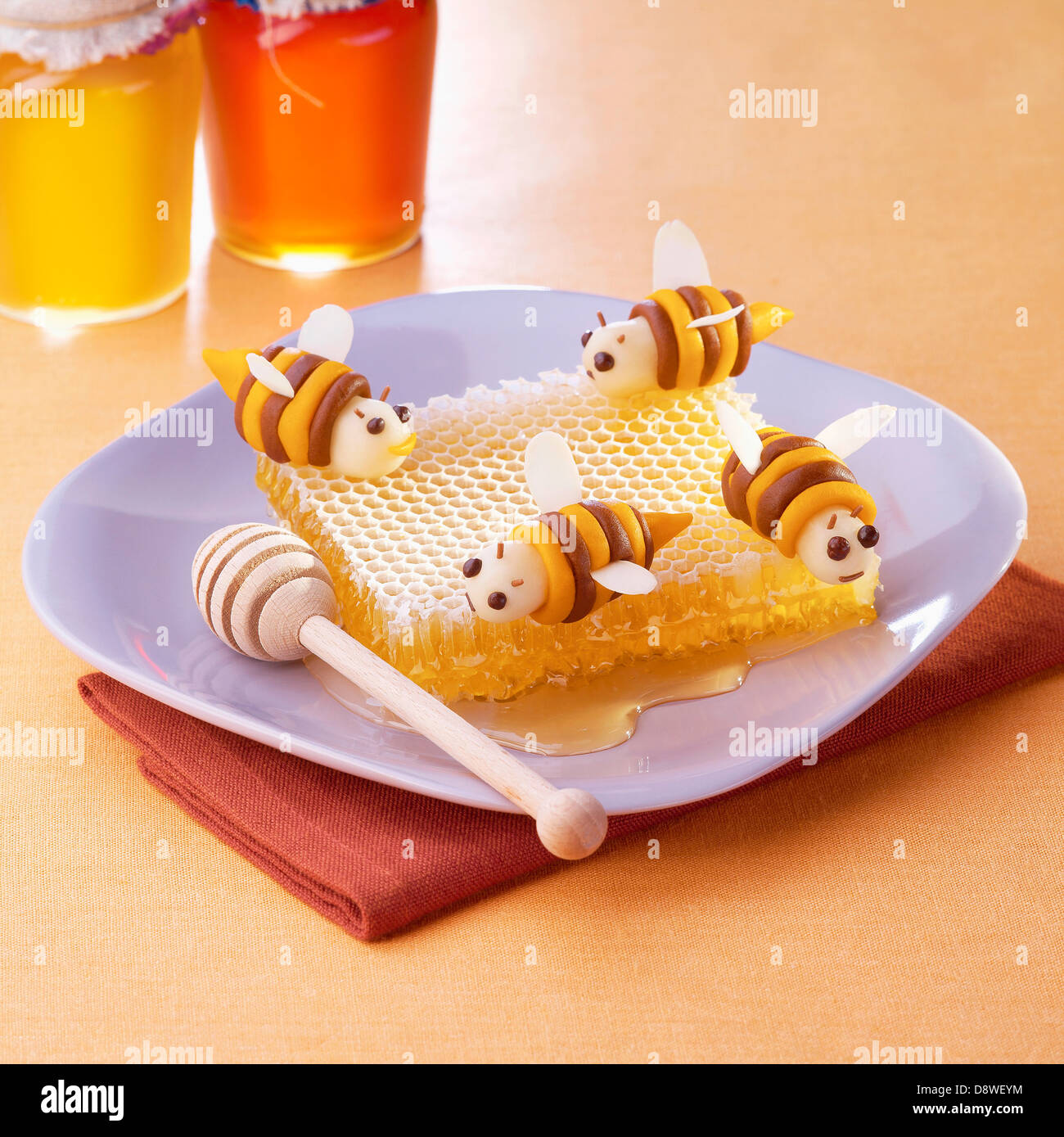 Honeycomb style hi-res stock photography and images - Alamy