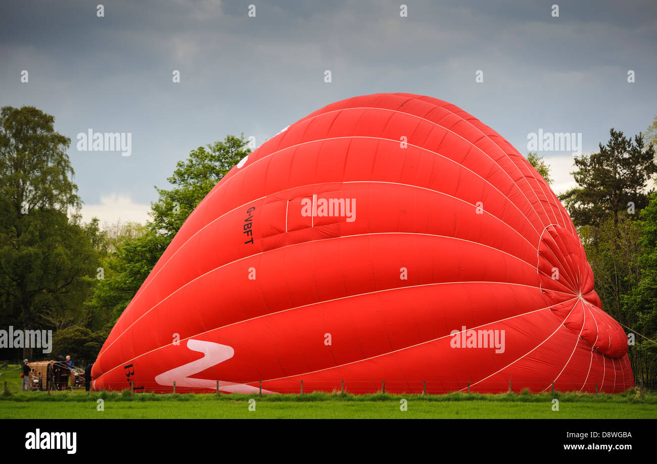 Over inflating balloon hi-res stock photography and images - Alamy