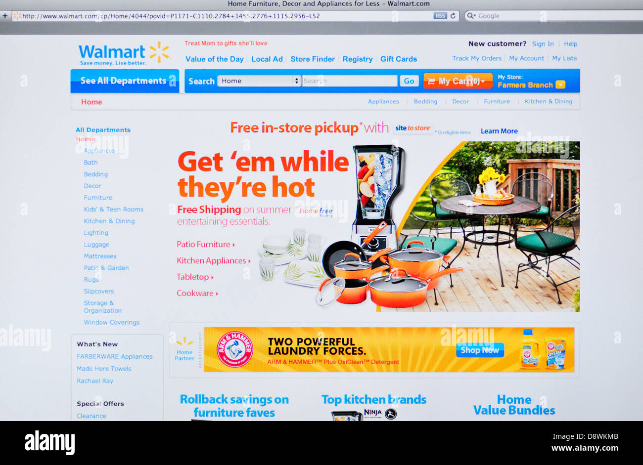Walmart store website Stock Photo - Alamy