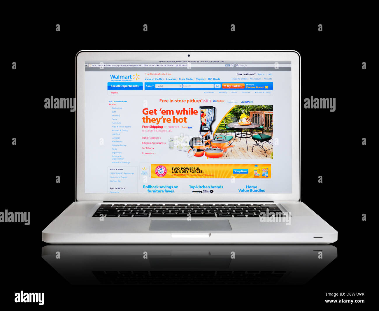 Laptop screen showing Walmart store website Stock Photo - Alamy