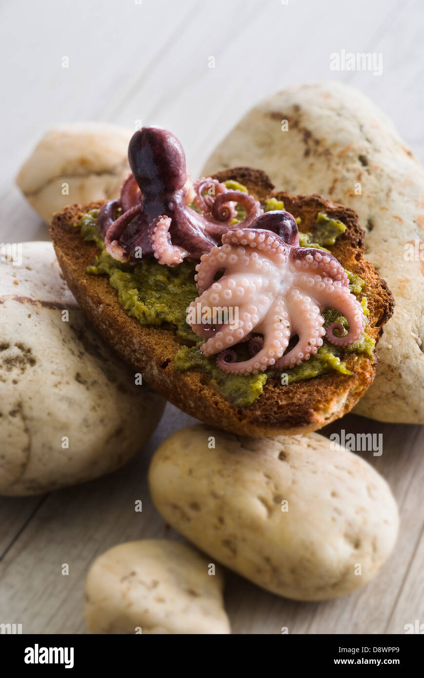 Octopus sandwich hi-res stock photography and images - Alamy