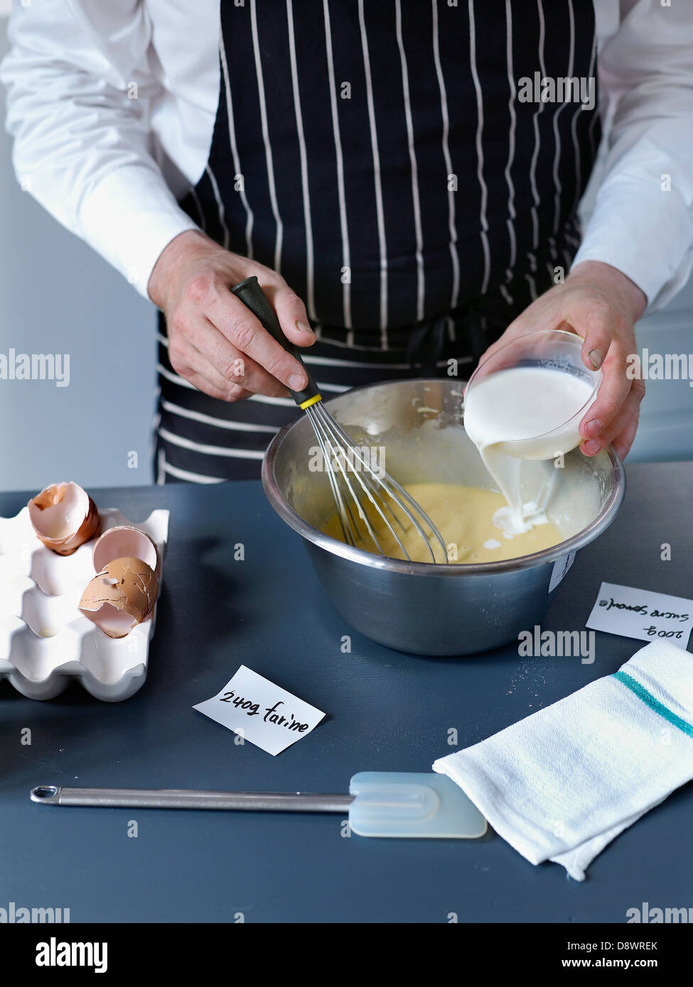 Adding milk hi-res stock photography and images - Alamy