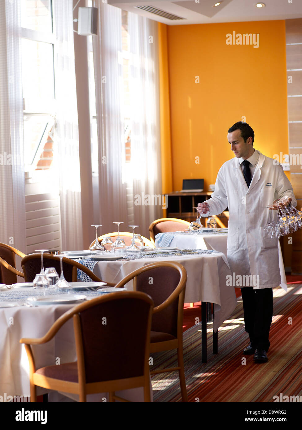 Lay tables hi-res stock photography and images - Alamy