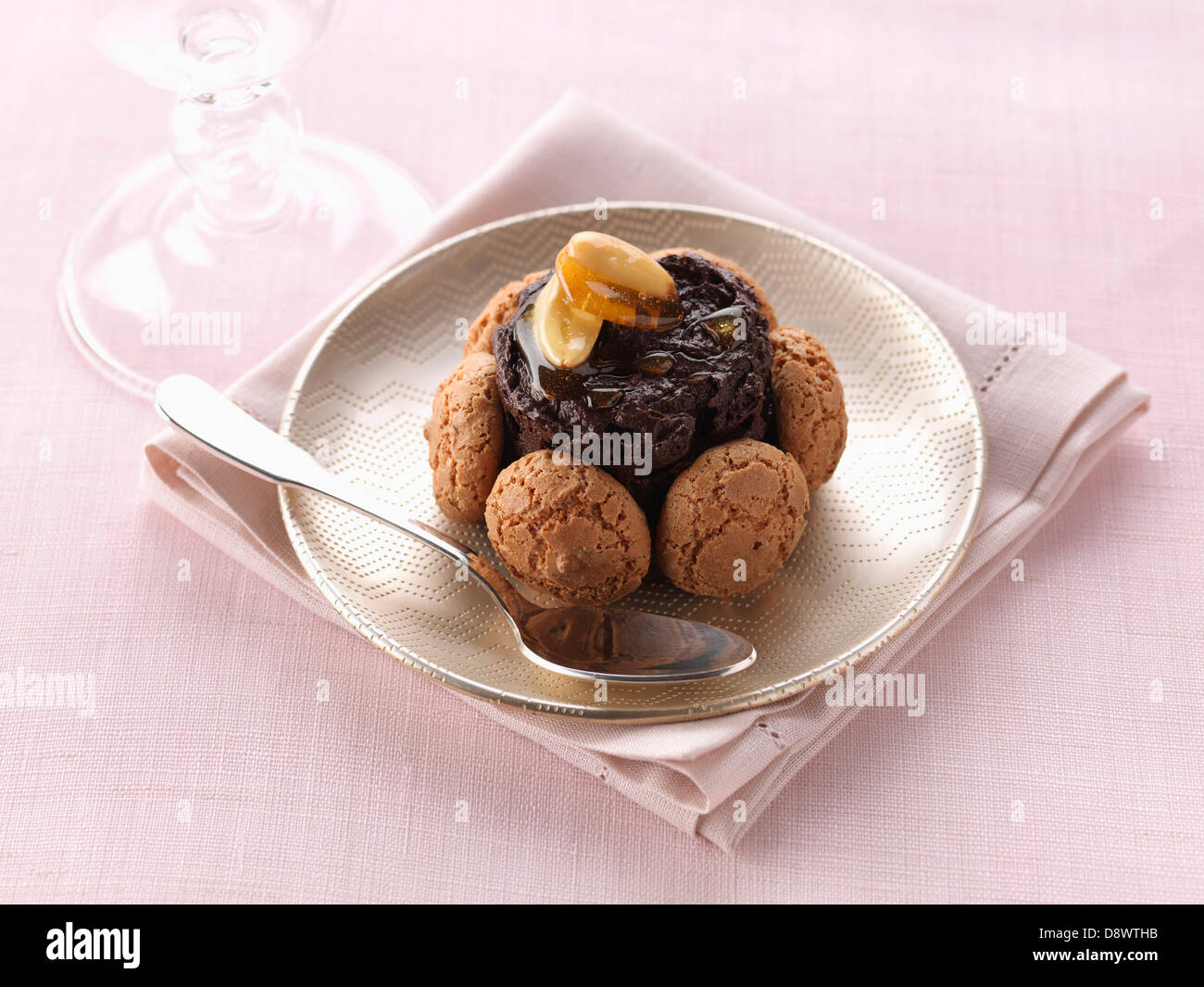 Amaretti hi-res stock photography and images - Alamy