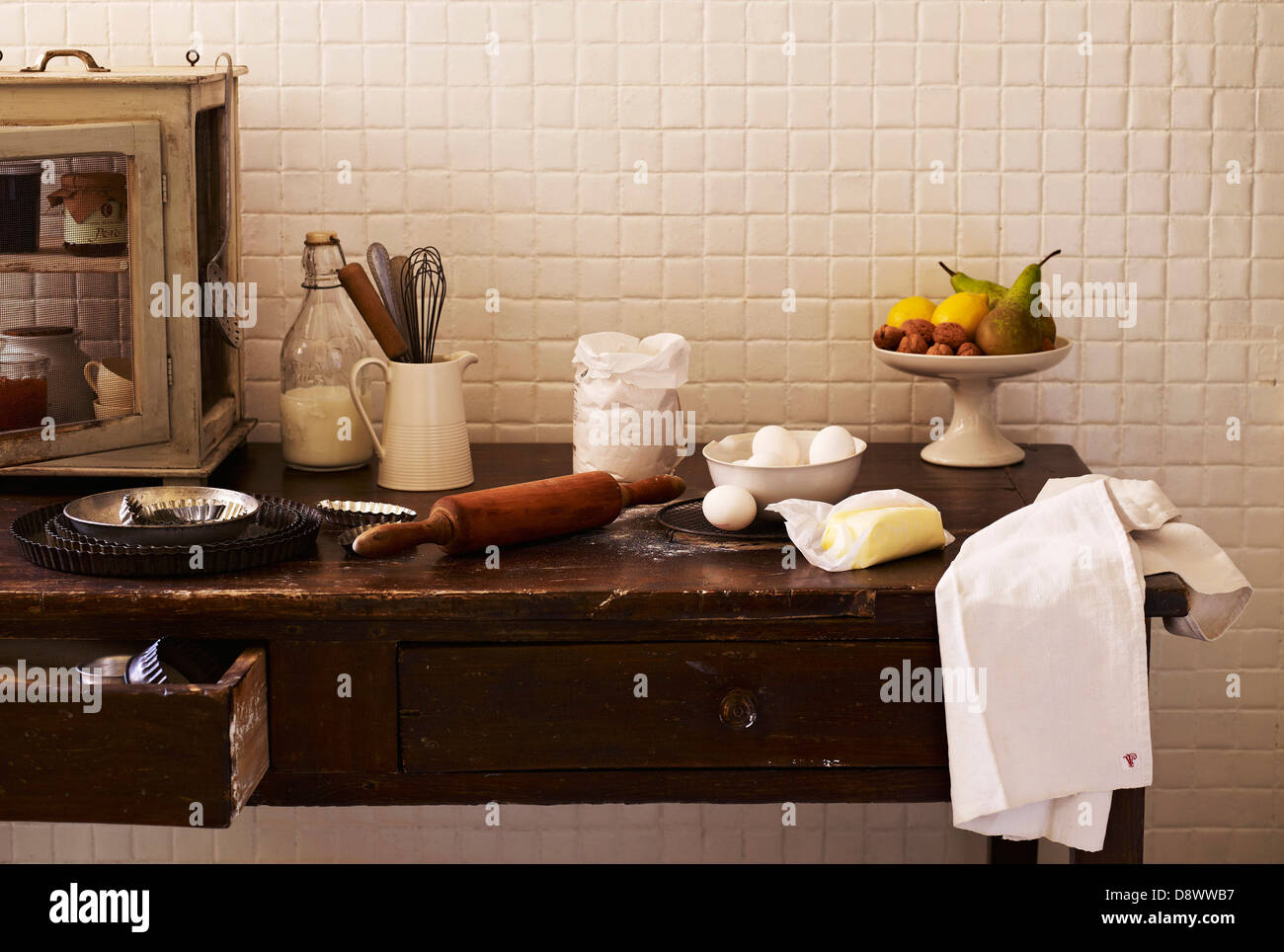 Cooking in the kitchen Stock Photo - Alamy