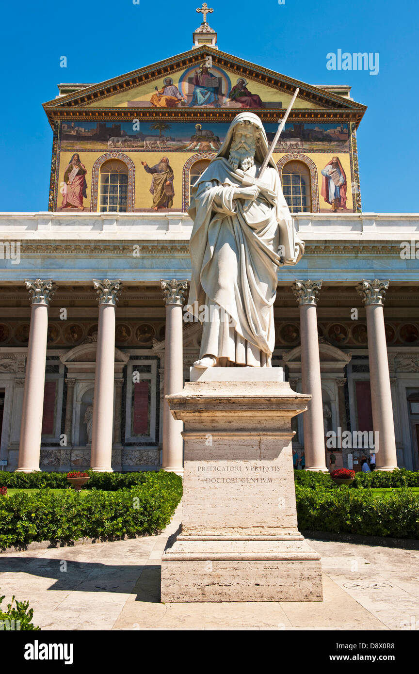 Saint paul statue at basilica hi-res stock photography and images - Alamy