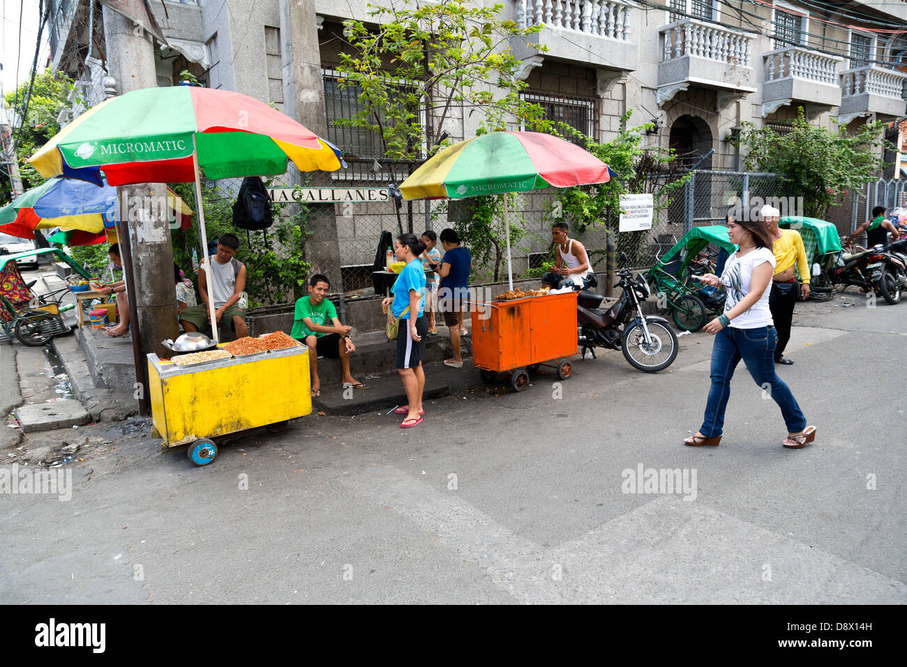 Everyday Life in the Streets of Manila, Philippines Stock Photo - Alamy