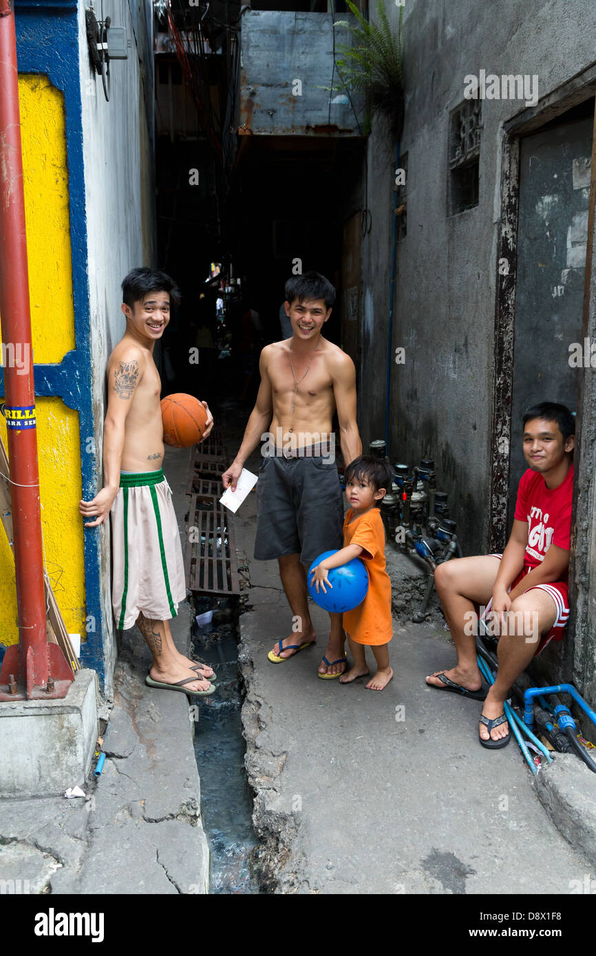 Everyday Life in the Streets of Manila, Philippines Stock Photo - Alamy