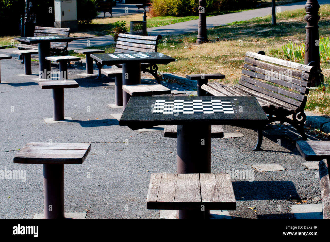 Outdoor table chess board hi-res stock photography and images - Alamy