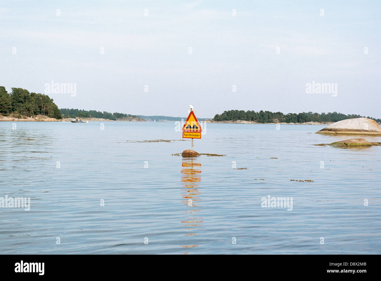 Short cut road sign hi-res stock photography and images - Alamy
