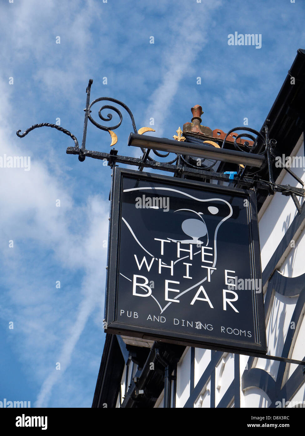 Traditional pub sign hi-res stock photography and images - Alamy