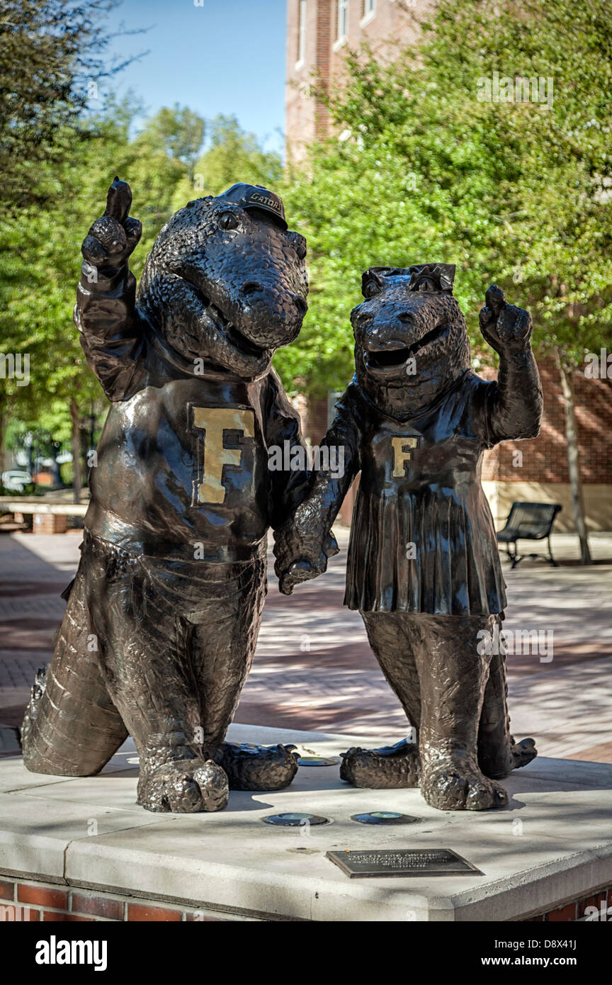 Gator mascots Albert and Alberta's bronze statues are a favorite local ...