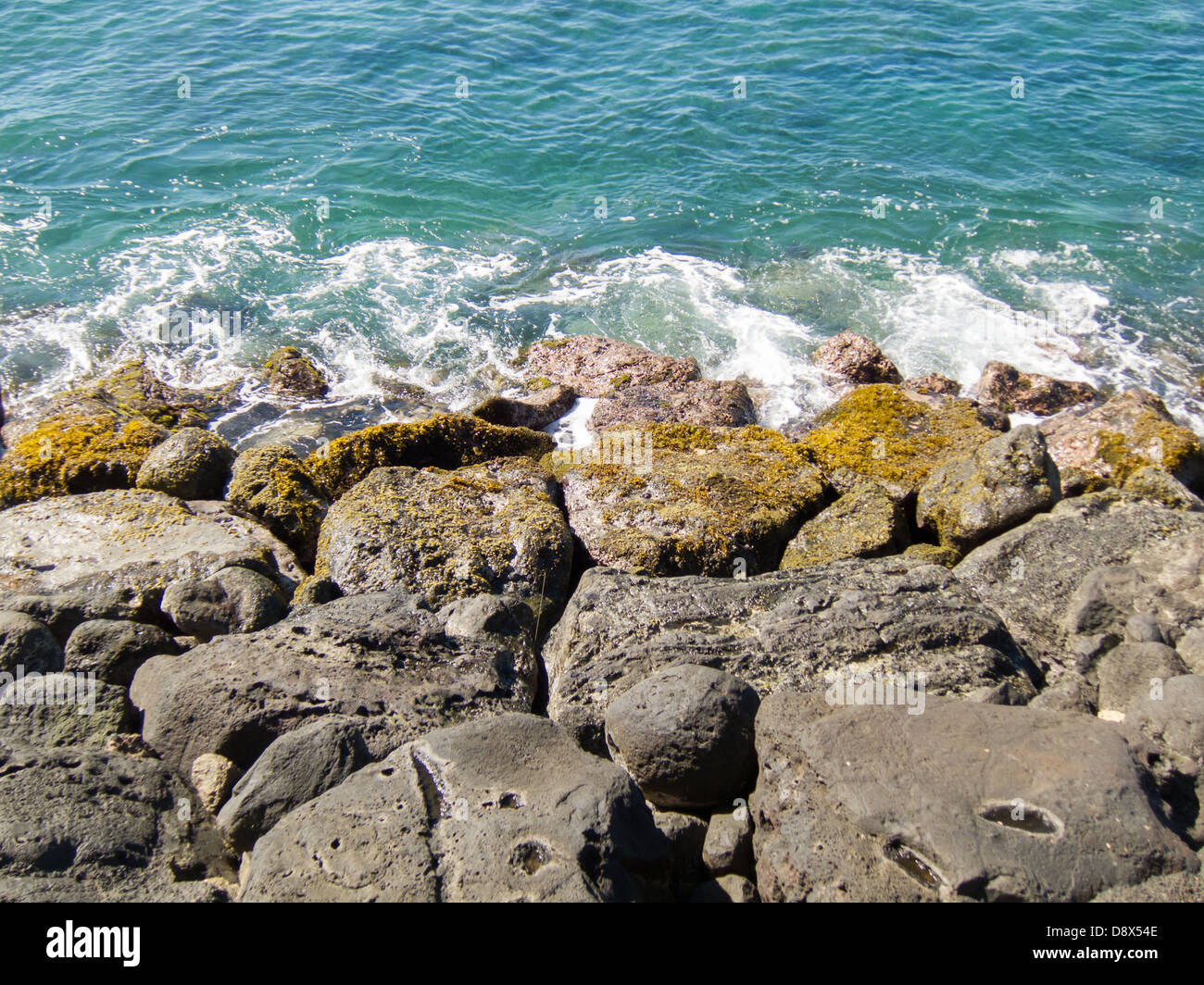 Lava rocks on edge ocean hi-res stock photography and images - Alamy