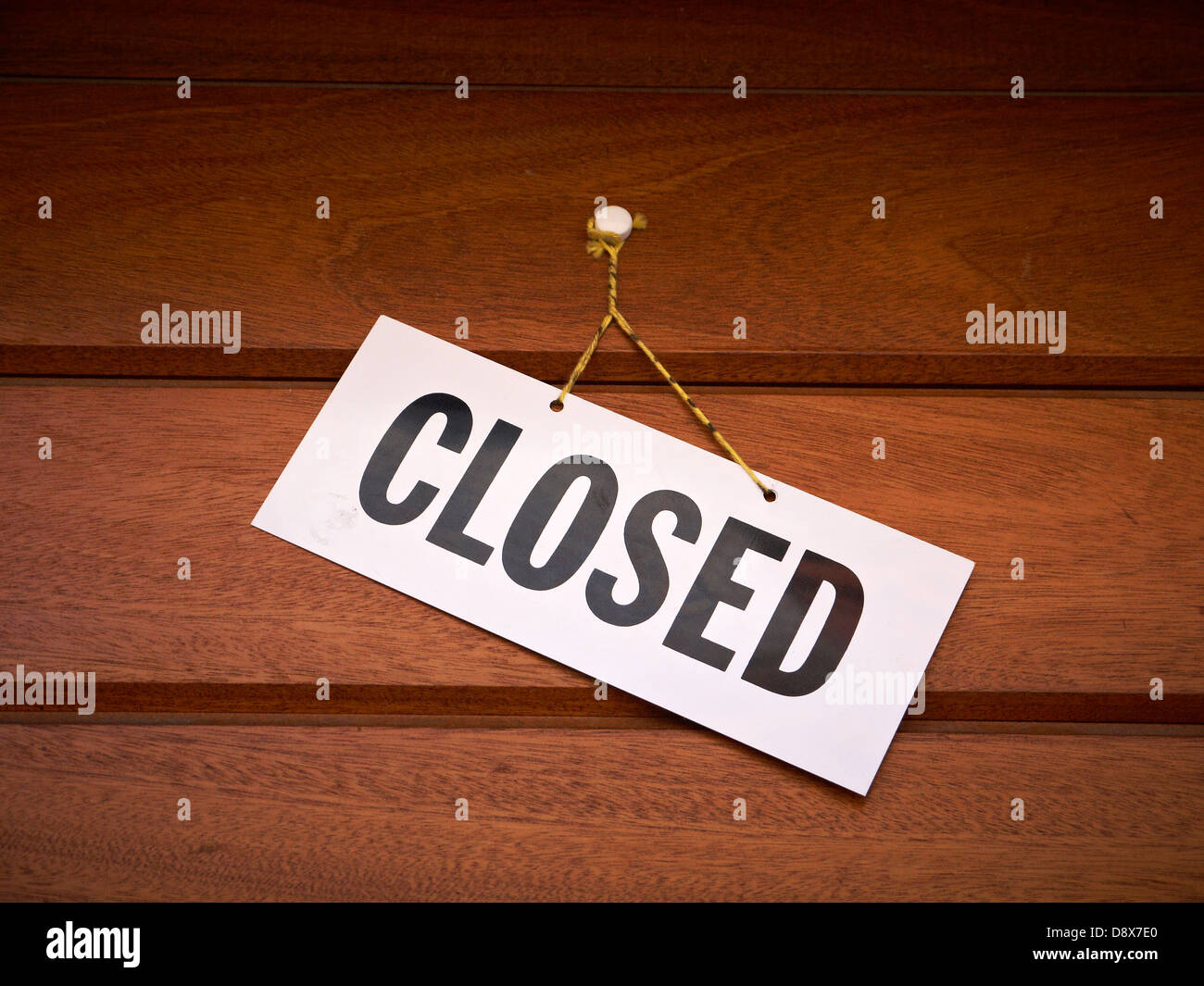 Closed shop sign hi-res stock photography and images - Alamy