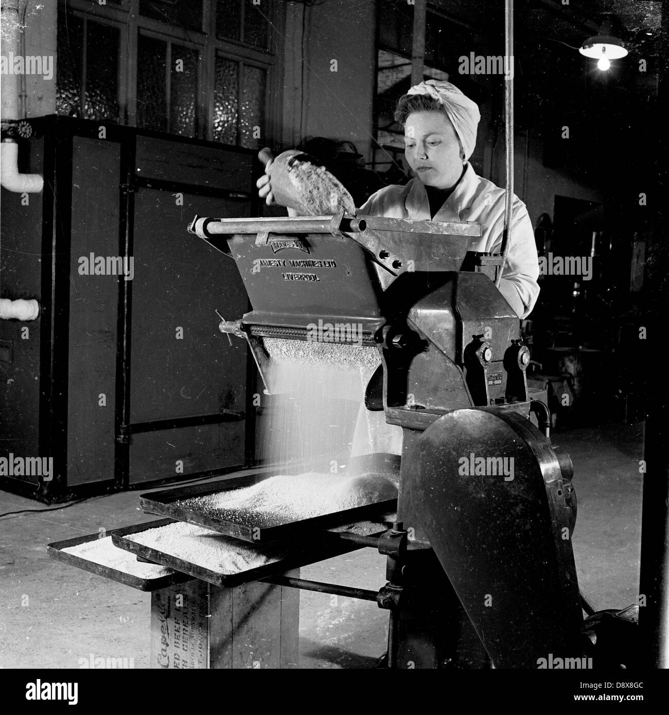 1950s historical female factory workers hi-res stock photography and ...