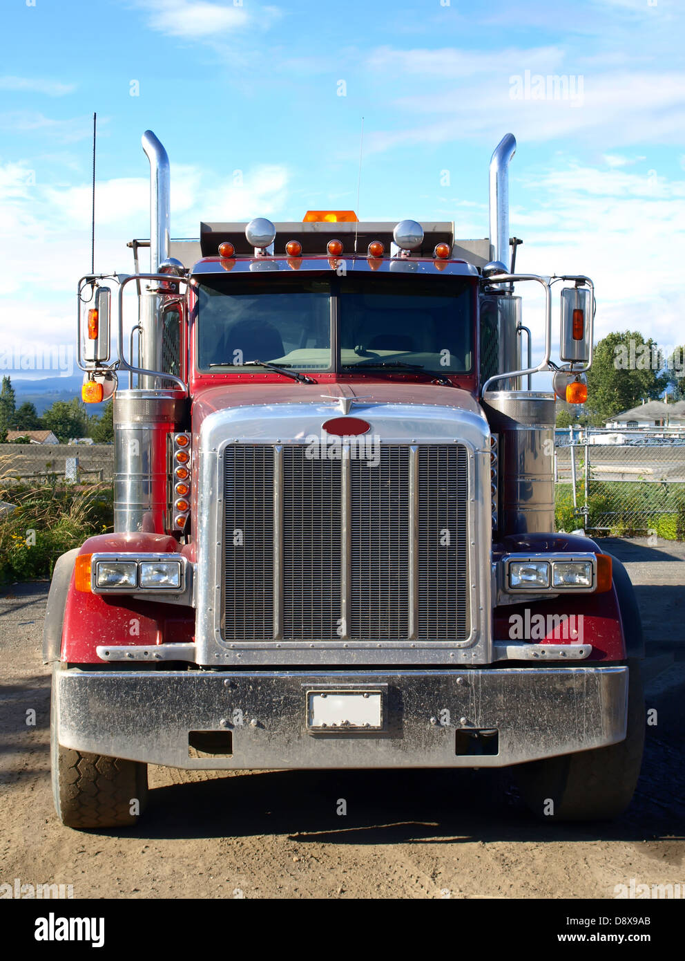 Front of mack truck hi-res stock photography and images - Alamy