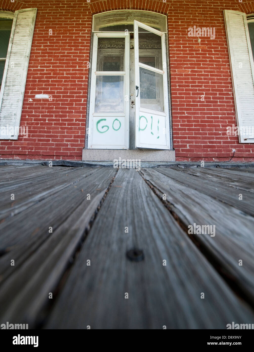 Rotten farm house hi-res stock photography and images - Alamy