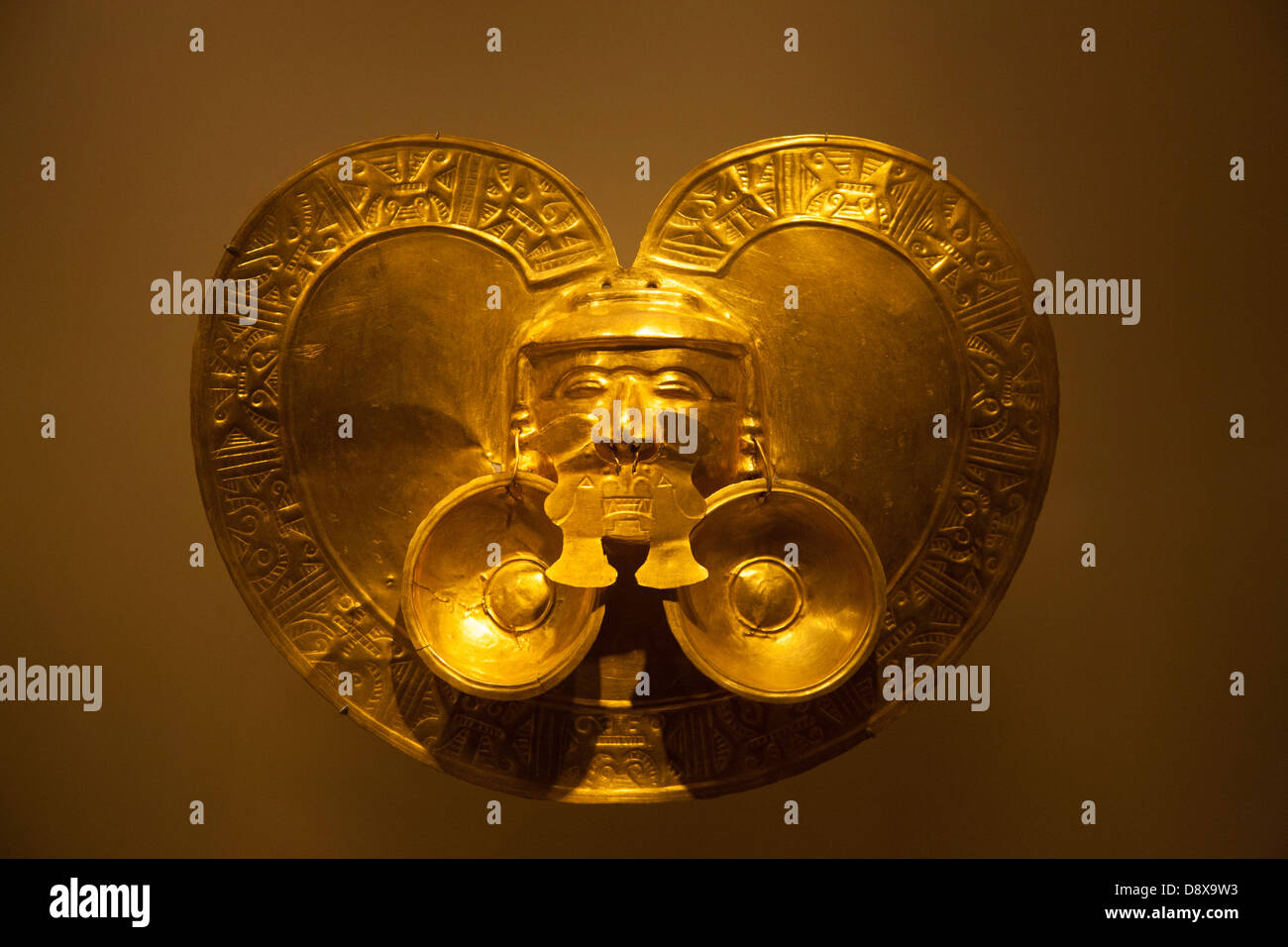 Pre columbian gold bogota hi-res stock photography and images - Alamy