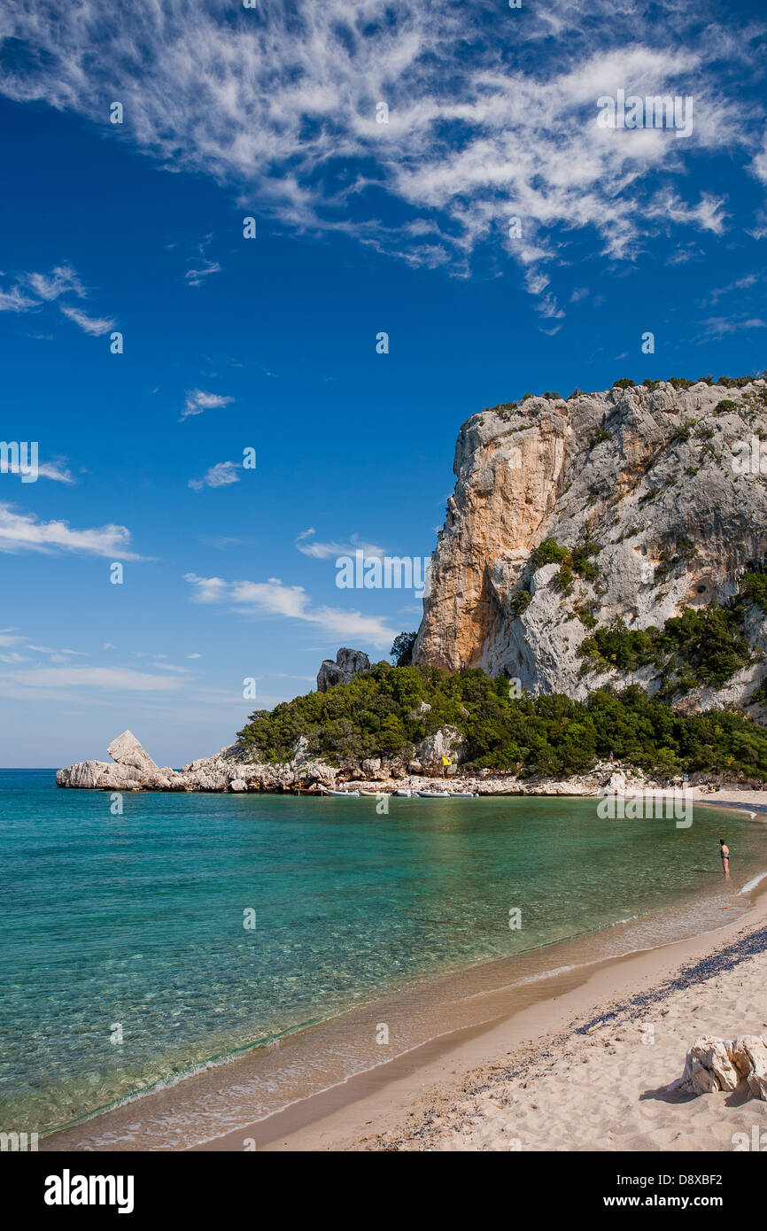 Cala Luna - Cliffs at idyllic beach in Sardinia Stock Photo - Alamy