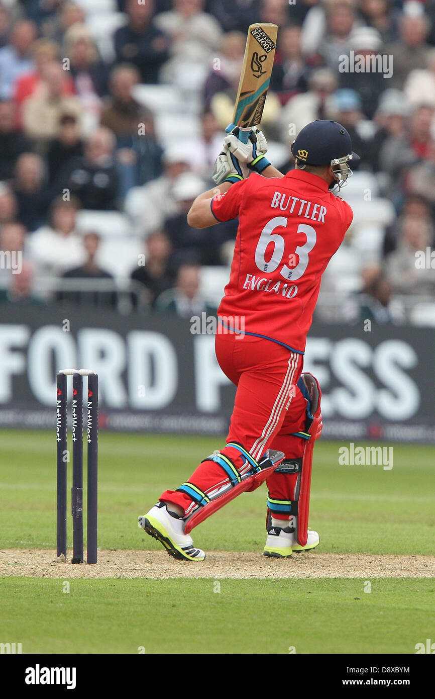 Wicket englands jos buttler hi-res stock photography and images - Alamy