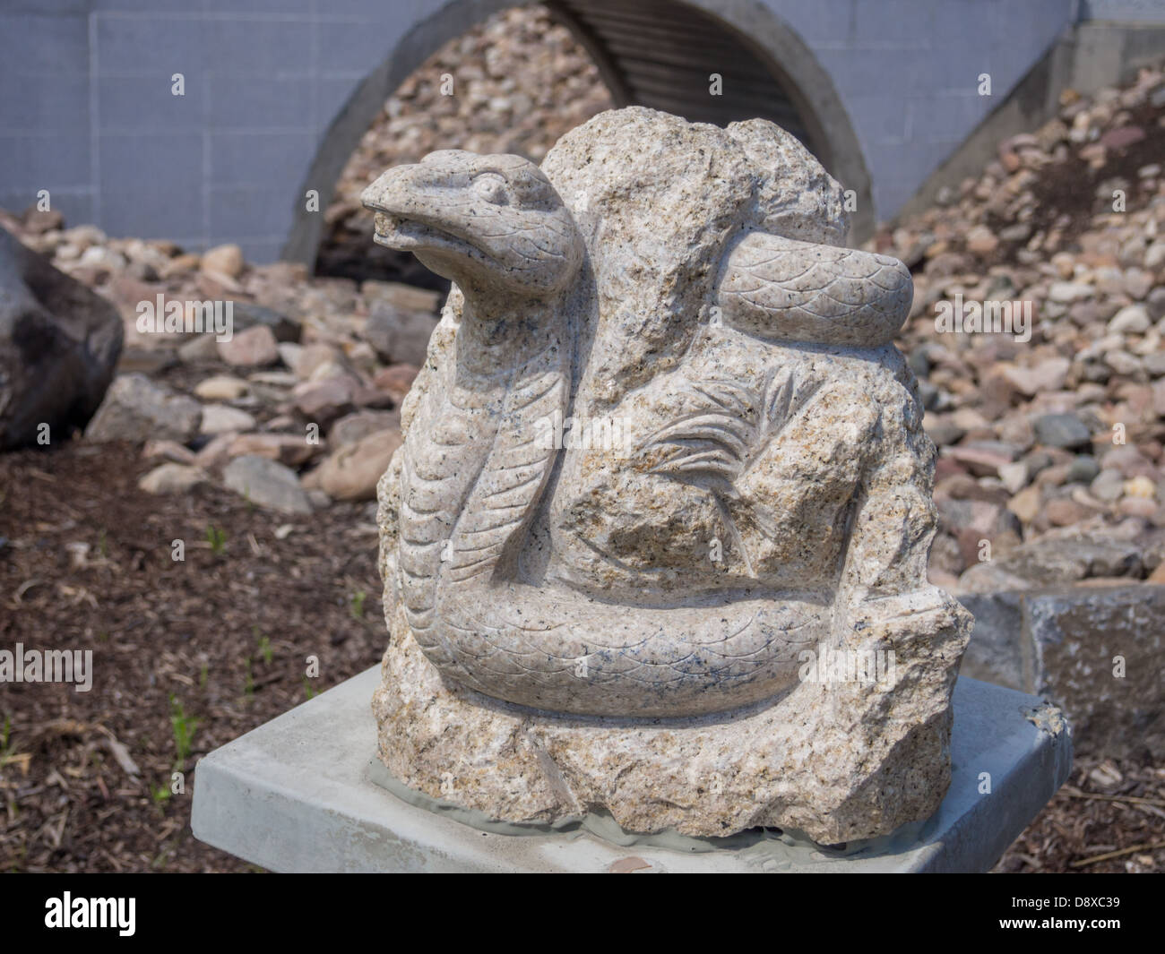 Chinese snake statue hi-res stock photography and images - Alamy