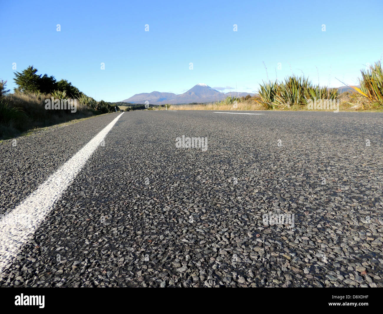 Highway traffic outside road hi-res stock photography and images - Alamy