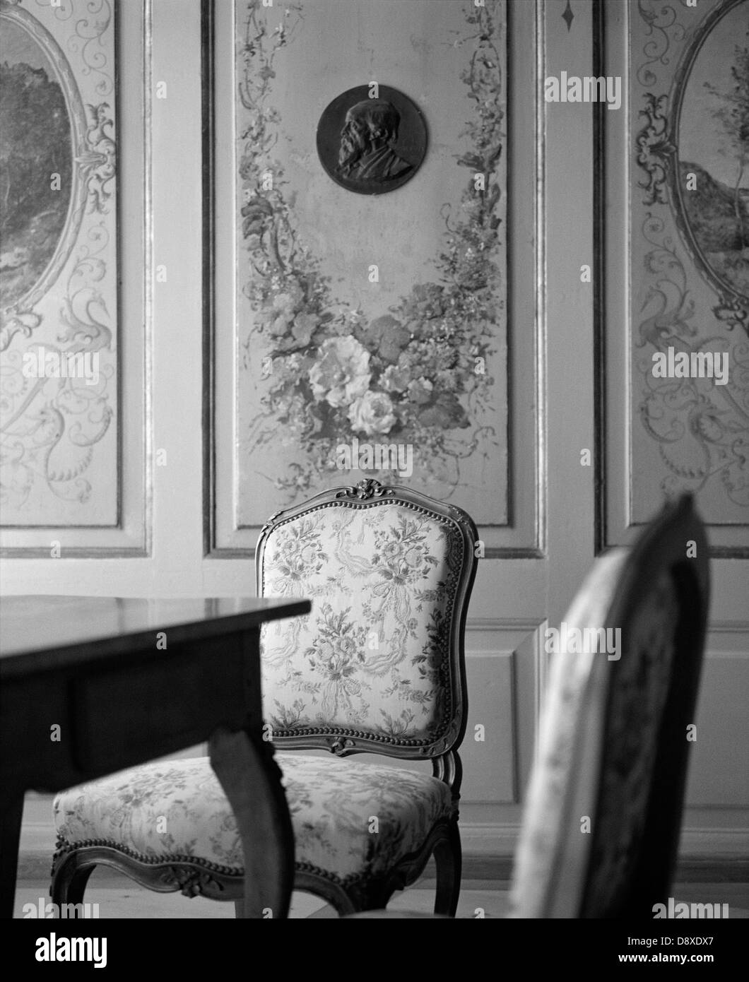 Design interior table chairs Black and White Stock Photos & Images - Alamy