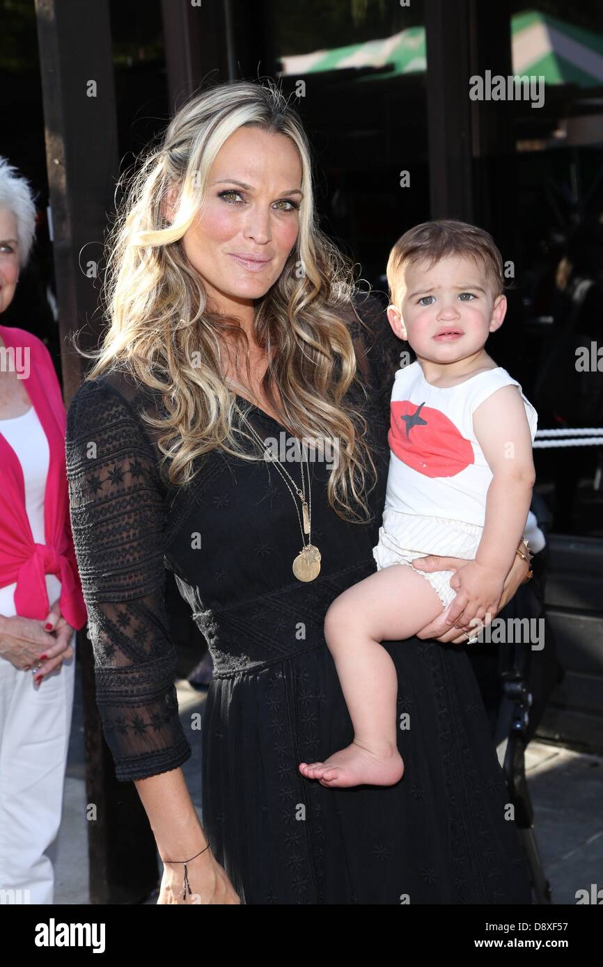 Molly sims 2013 hi-res stock photography and images - Alamy
