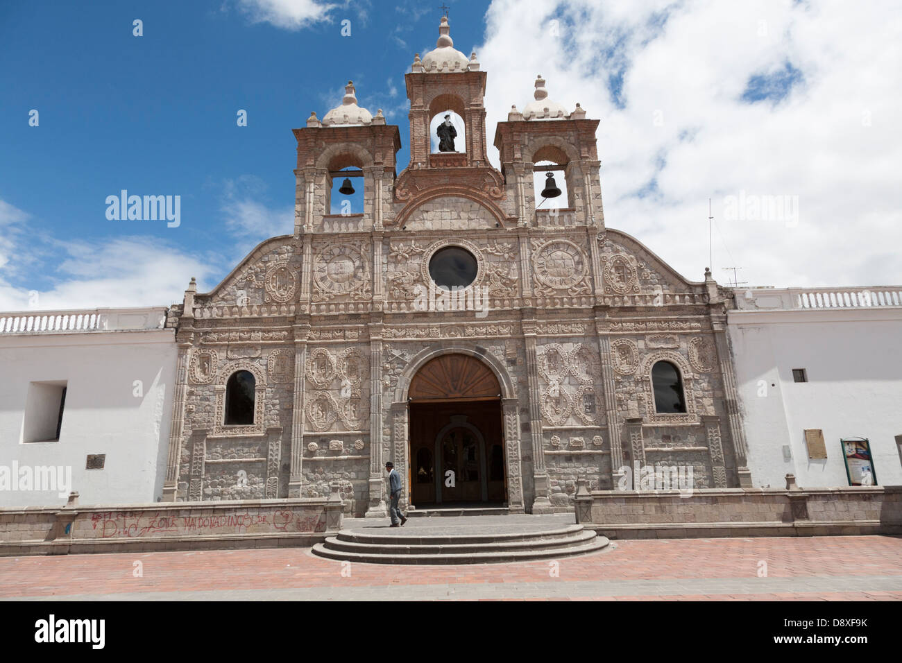Catedral Santa Barbara, Parque Maldonado, Riobamba, Ecuador Stock Photo ...