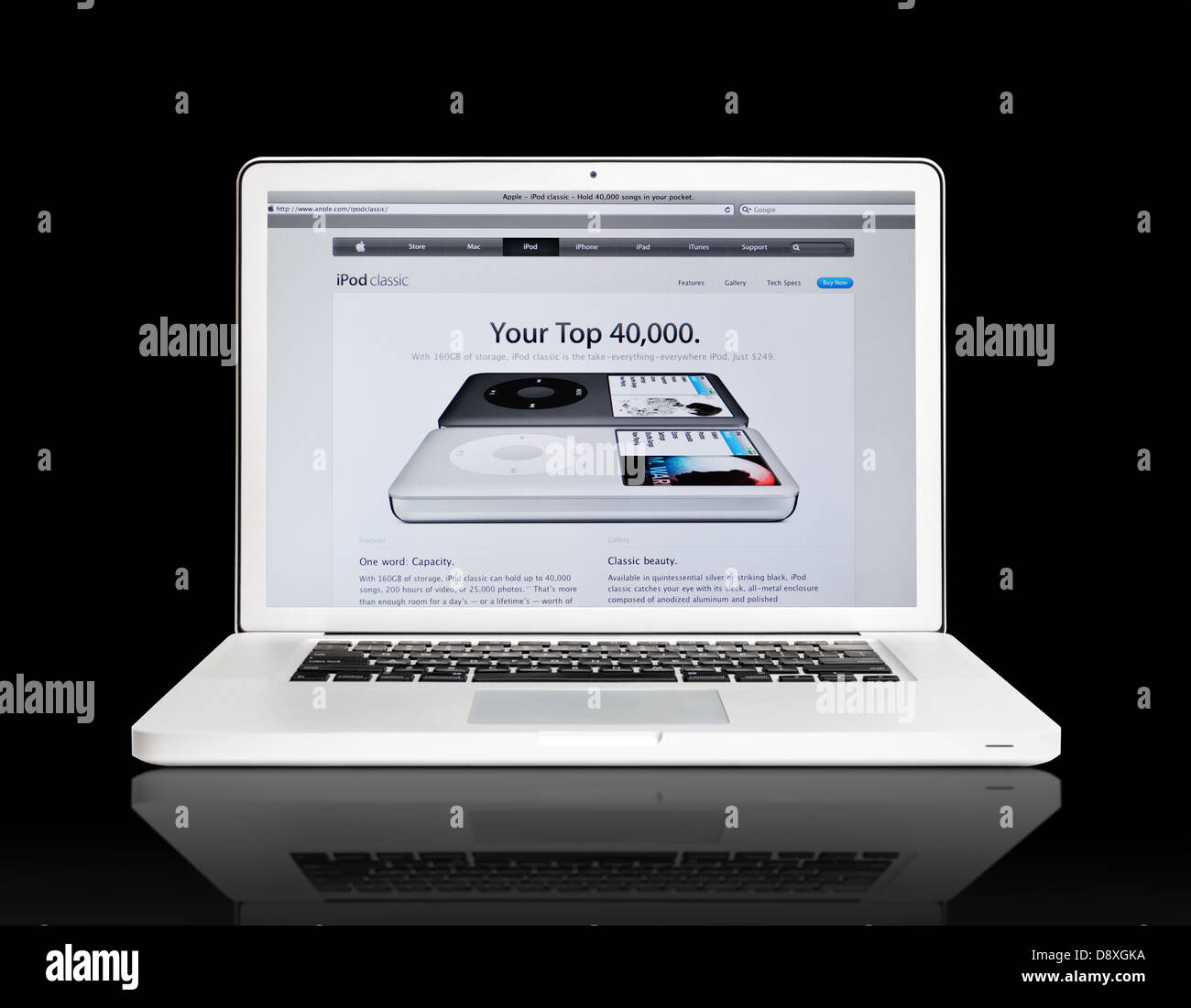 Apple store website on laptop screen Stock Photo - Alamy