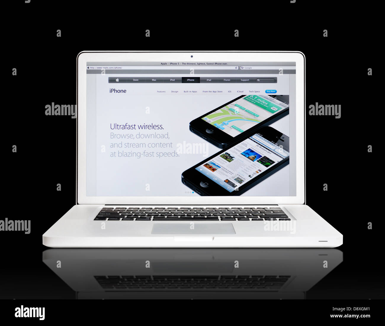 Apple store website on laptop screen Stock Photo - Alamy