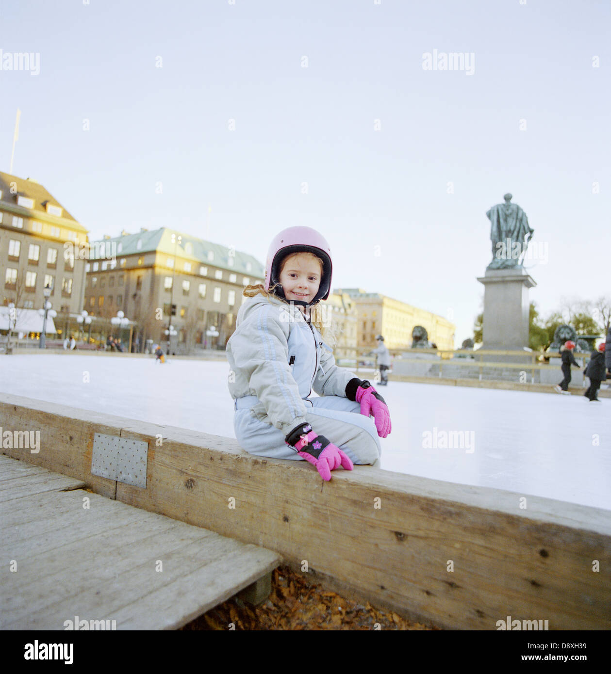 Ice statue girl hi-res stock photography and images - Alamy