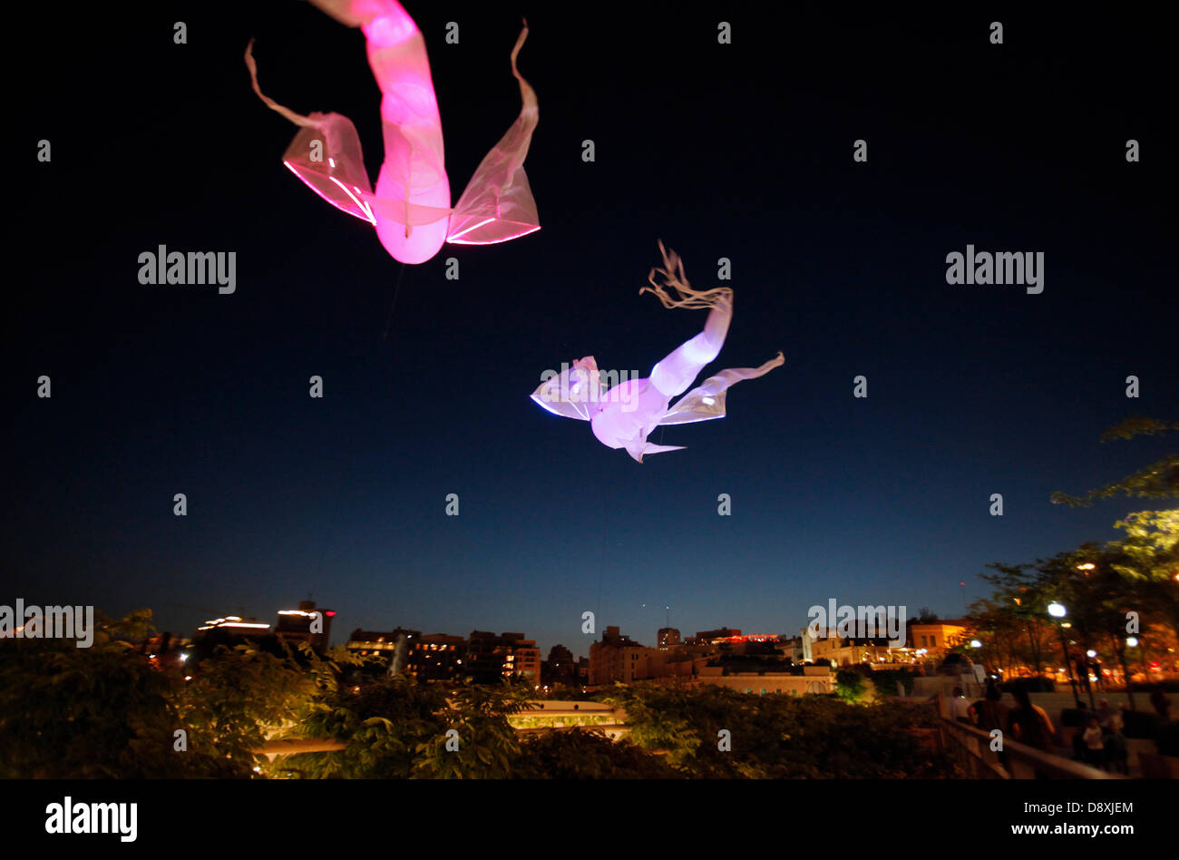 Flying around jerusalem hi-res stock photography and images - Alamy