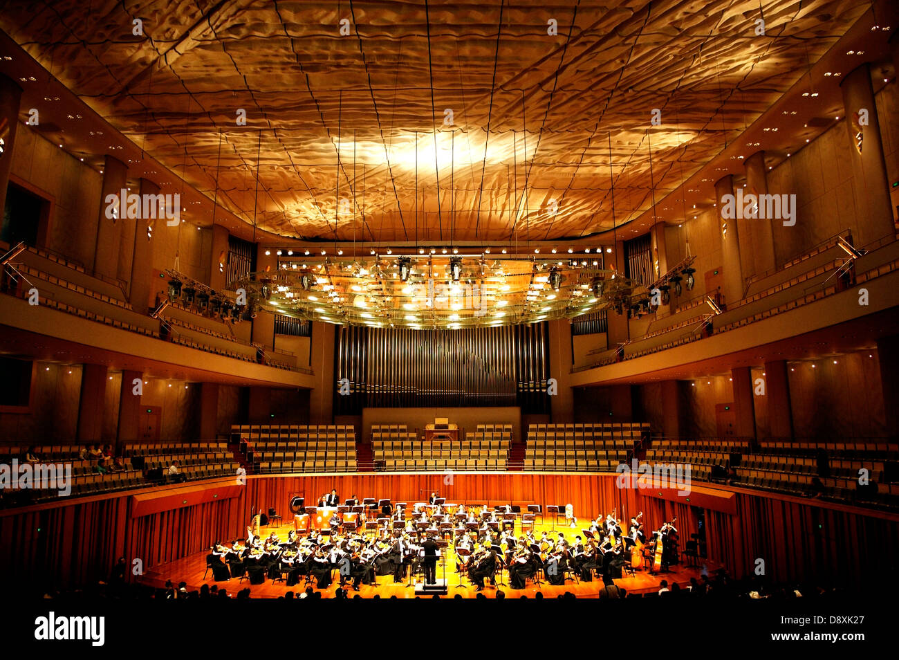 Vintage orchestra china hi-res stock photography and images - Alamy