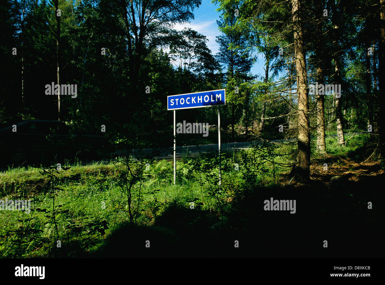 Short cut road sign hi-res stock photography and images - Alamy