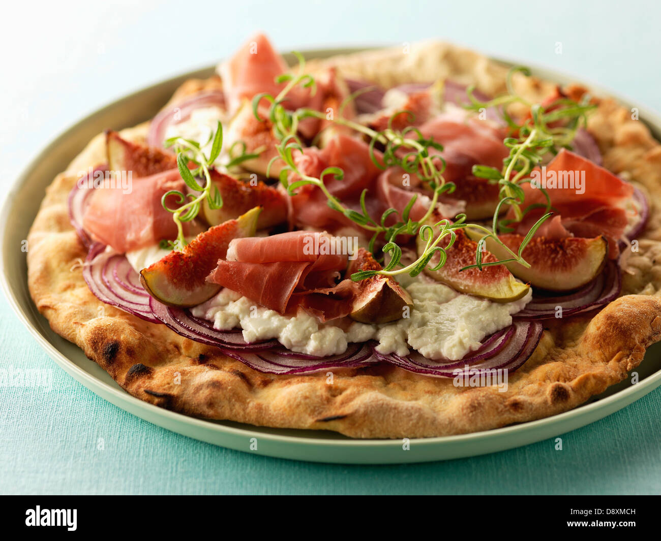 Ham and cheese pizza hi-res stock photography and images - Alamy