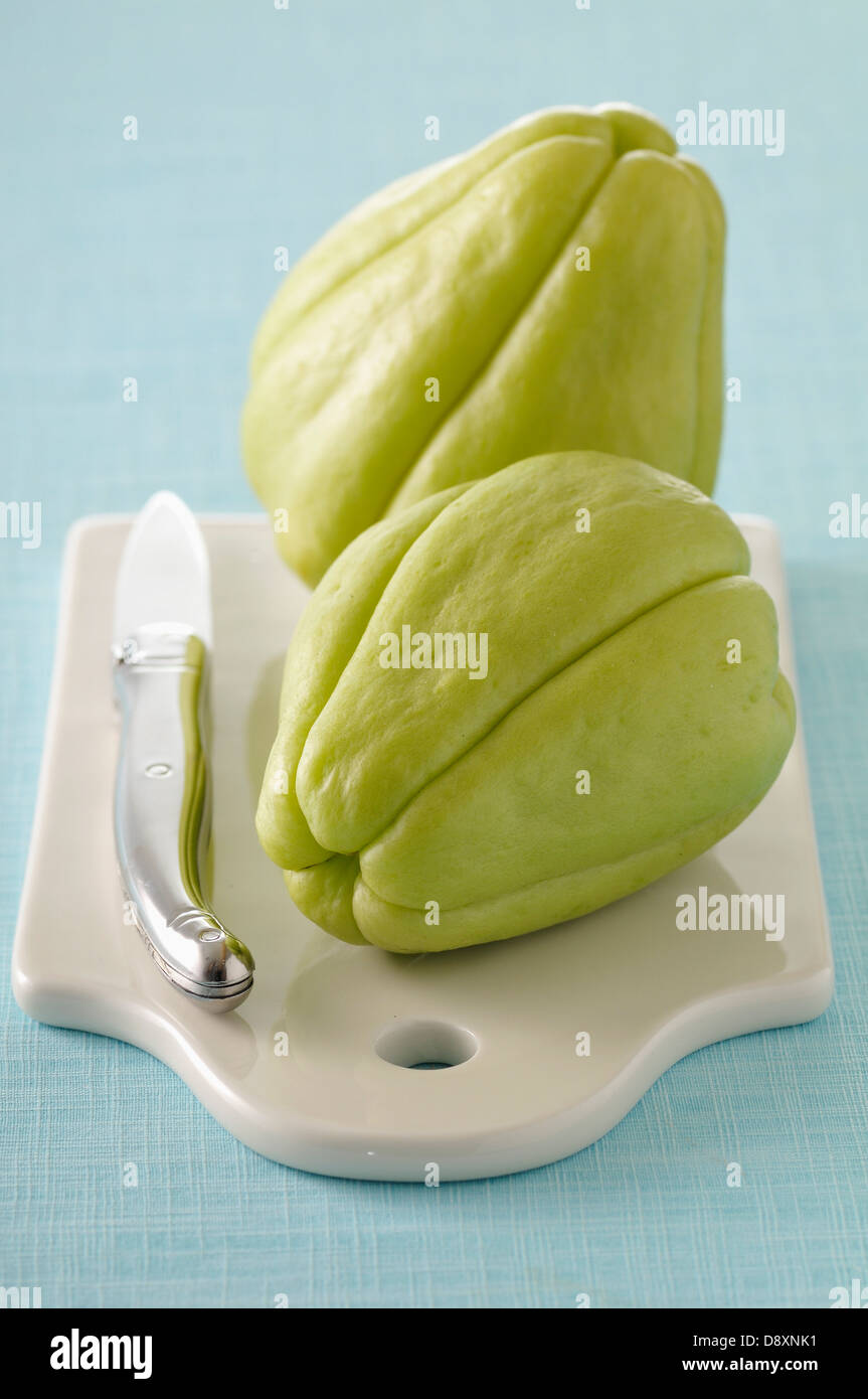 Chayote squash hi-res stock photography and images - Alamy