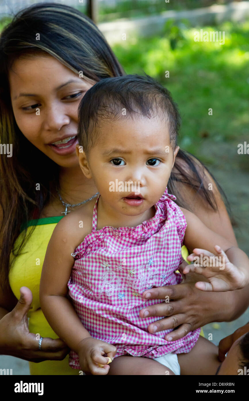 Children in the Streets of Manila, Philippines Stock Photo - Alamy