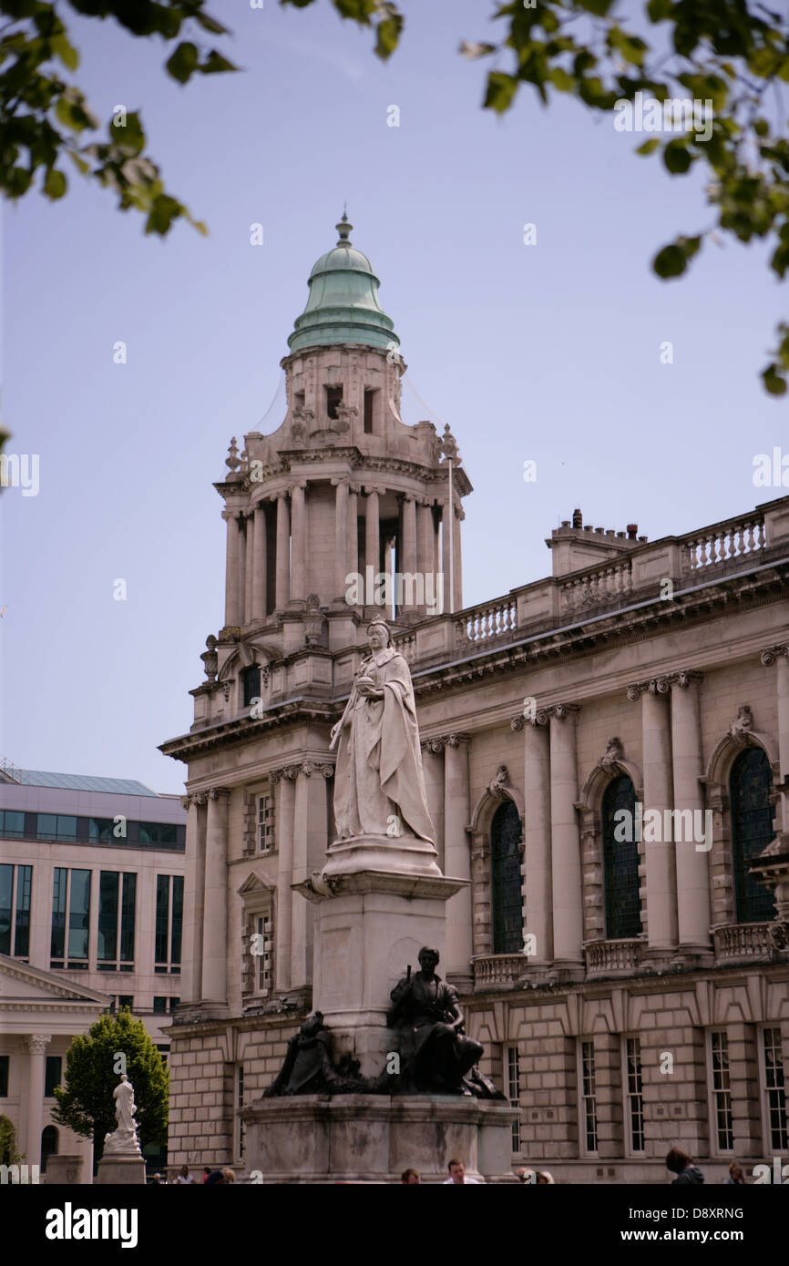 Belfast city hall statue queen hi-res stock photography and images - Alamy