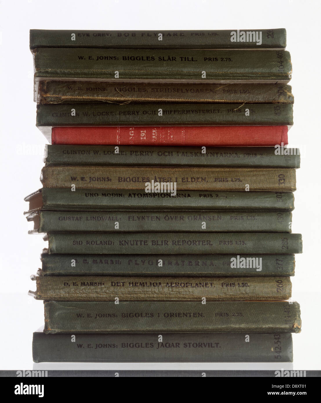Stack of hardcover books Stock Photo - Alamy