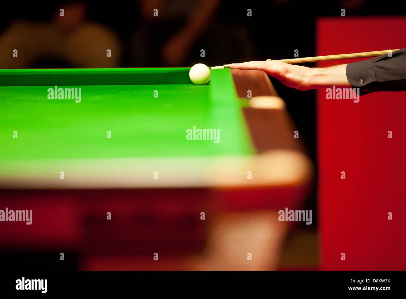 Snooker balls on a snooker table while a game is in play Stock Photo ...