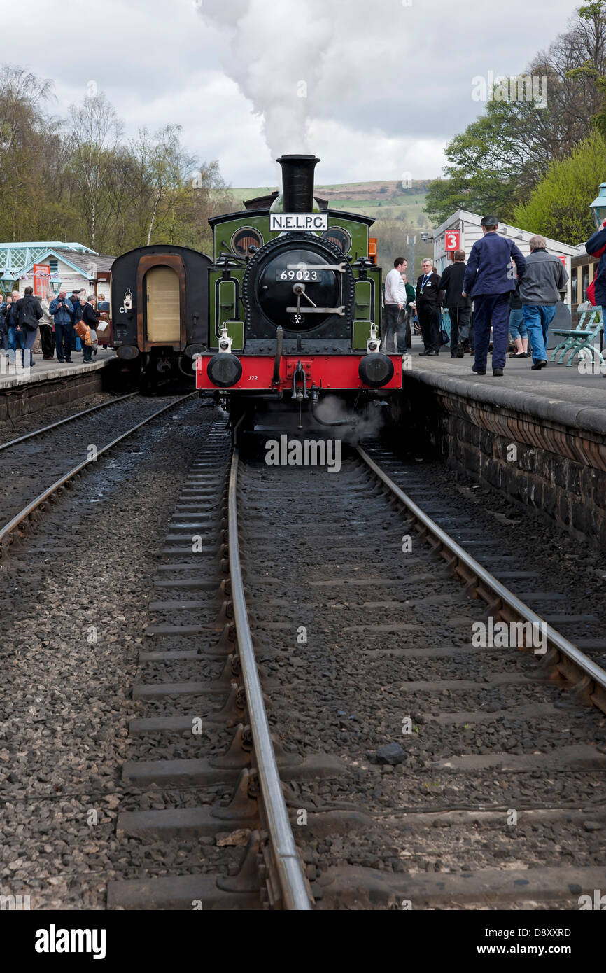 People tourists visitors and steam locomotive train 69023 Joem at ...