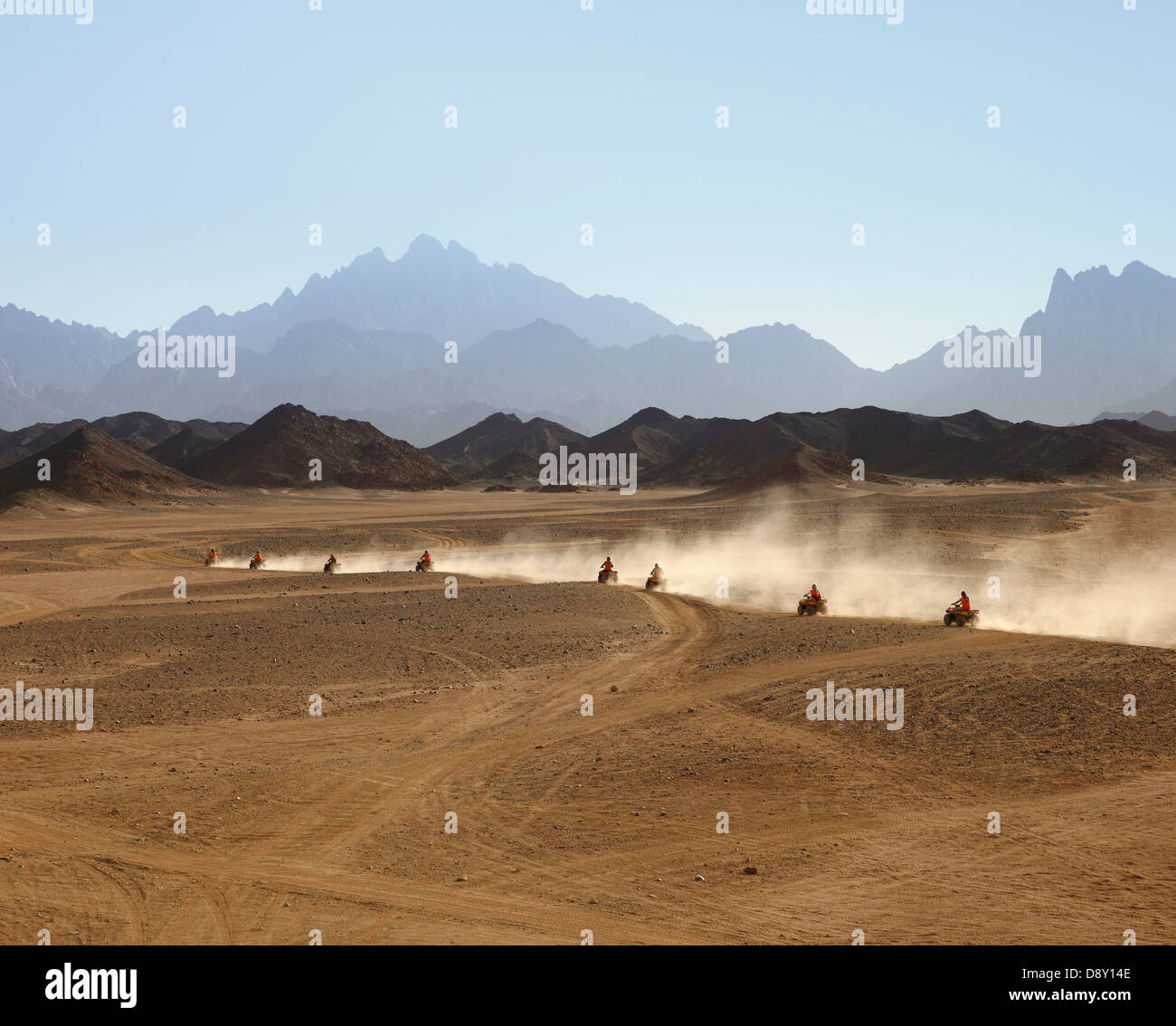 Desert safari vehicles hi-res stock photography and images - Alamy