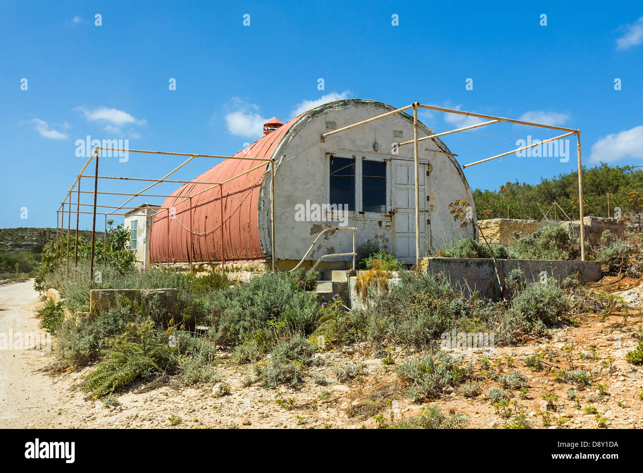 Corrugated metal hut hi-res stock photography and images - Alamy