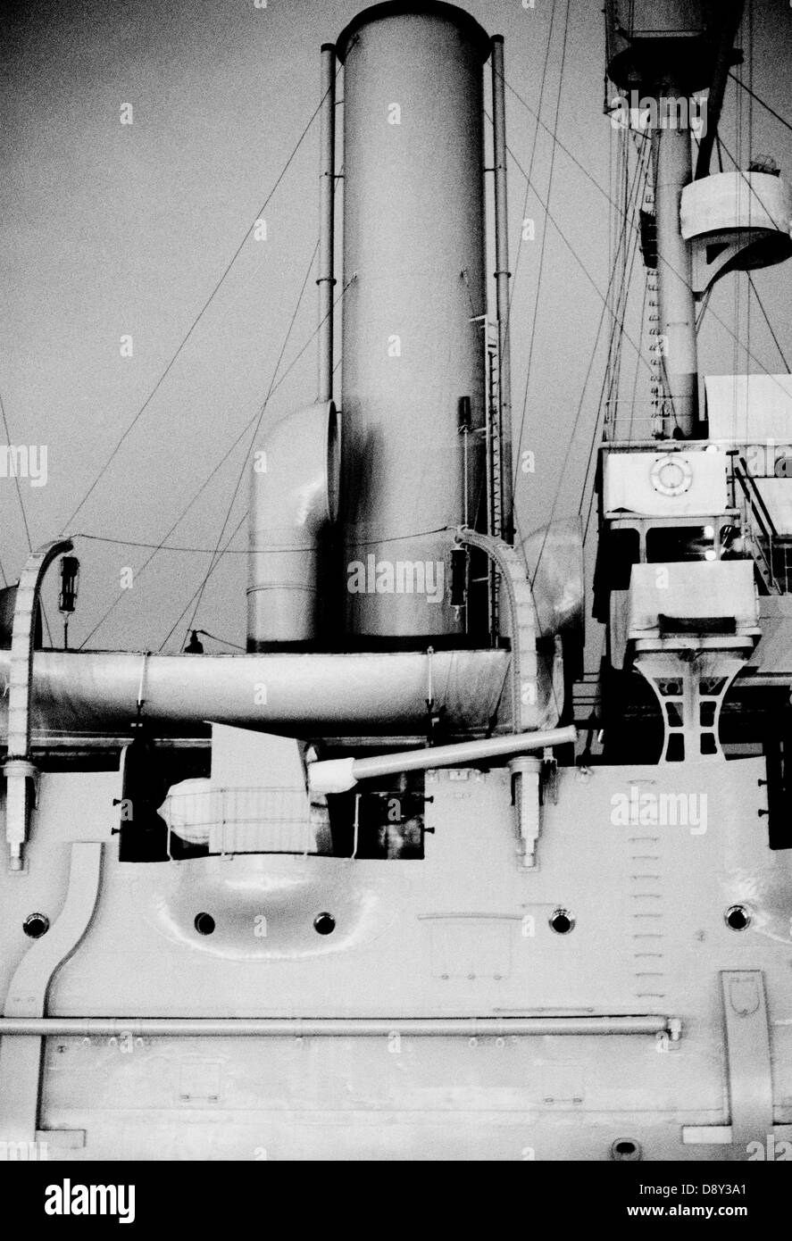 Old warship hi-res stock photography and images - Alamy