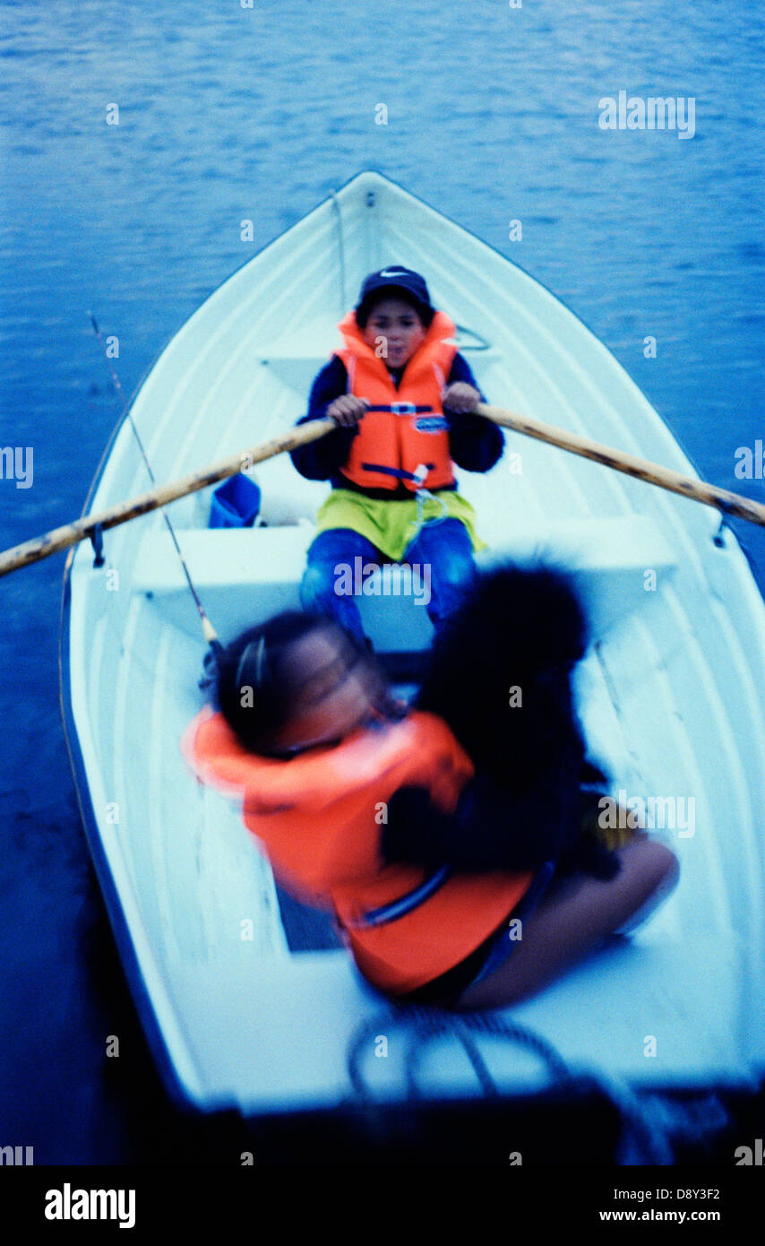 Children rowing boat hi-res stock photography and images - Alamy