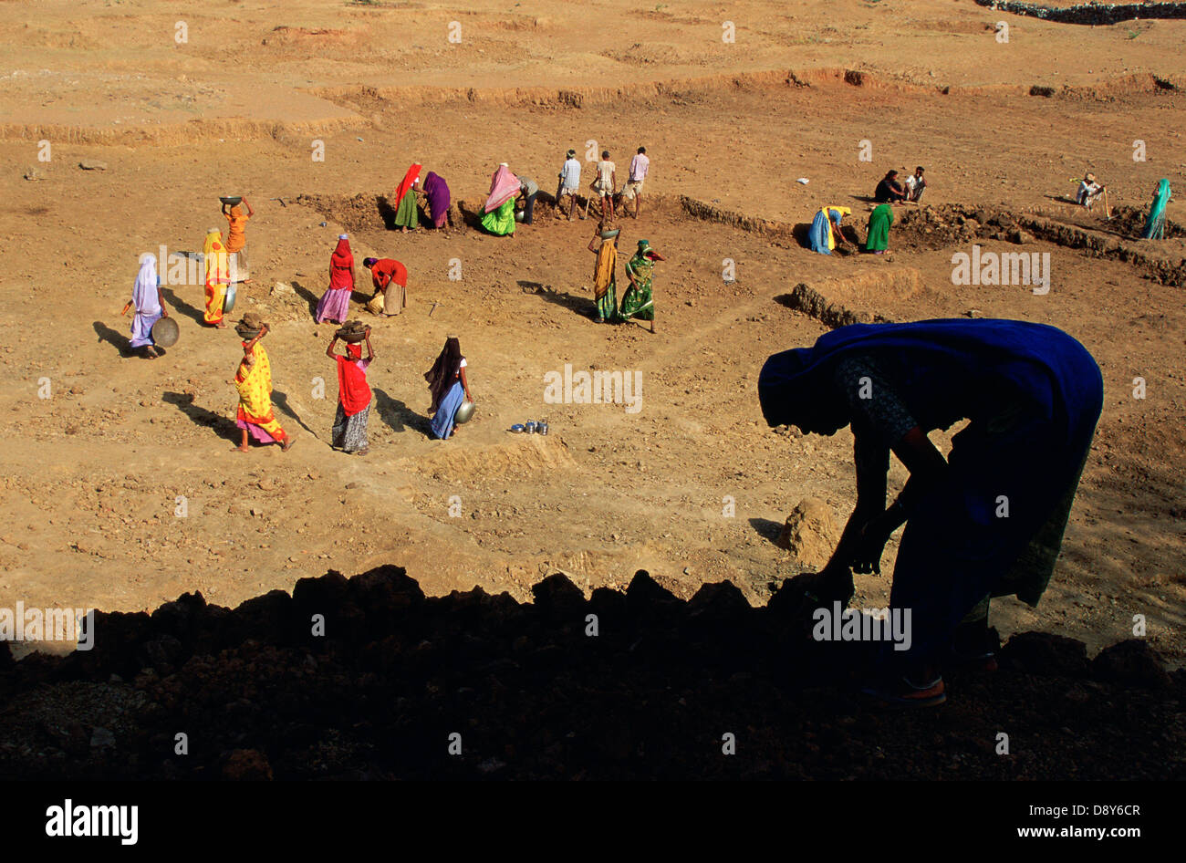 India working conditions hi-res stock photography and images - Alamy