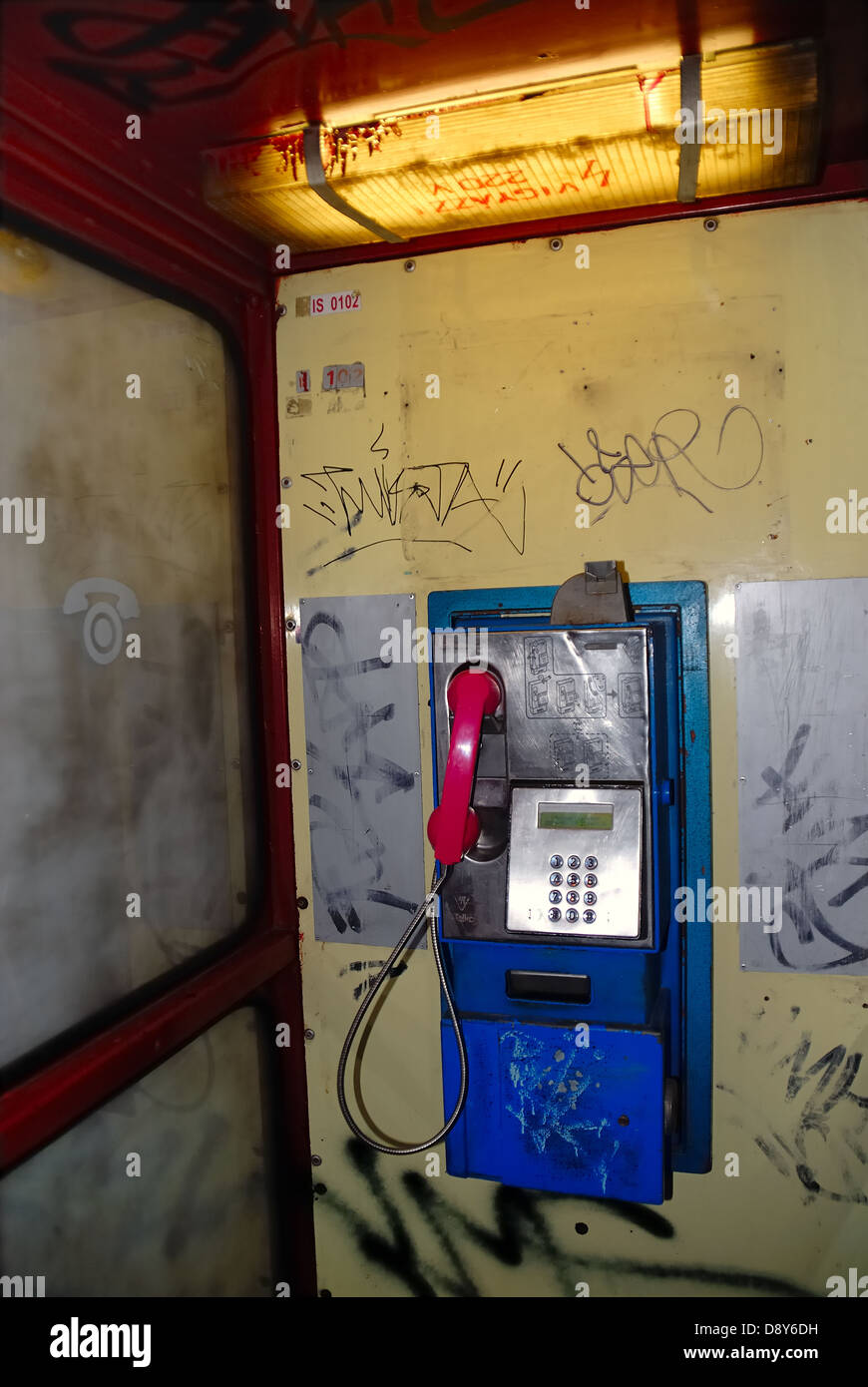 Phone box at night hi-res stock photography and images - Alamy