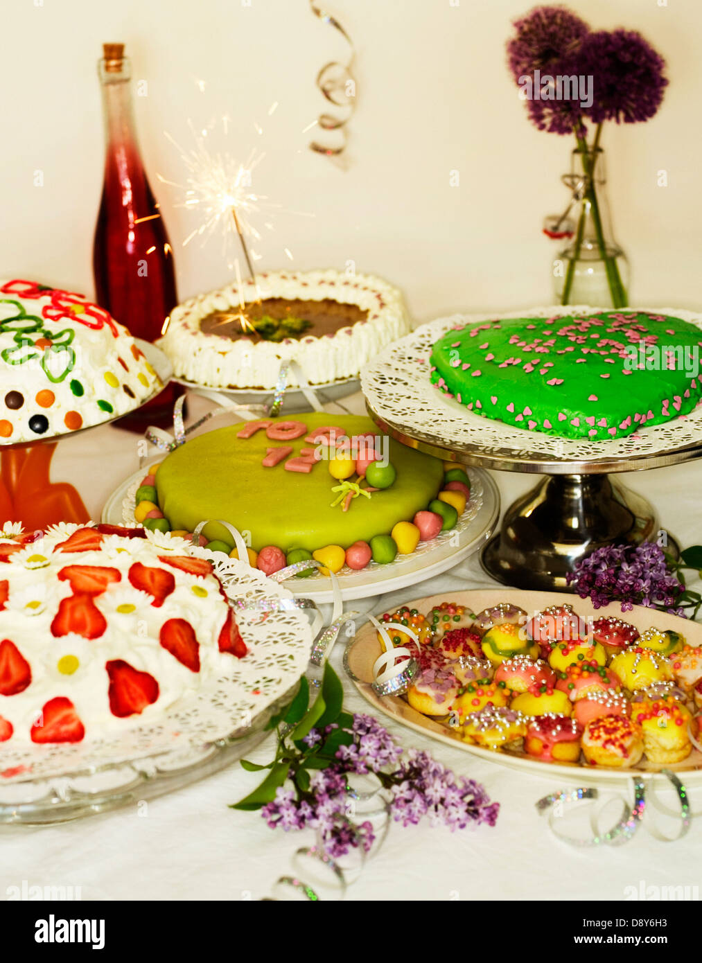 Cakes on a birthday party Stock Photo - Alamy