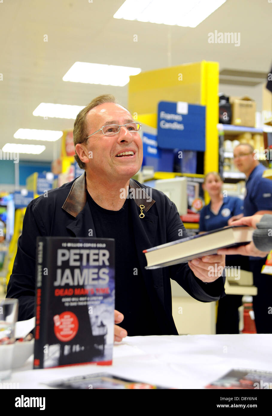 Peter james books hi-res stock photography and images - Alamy